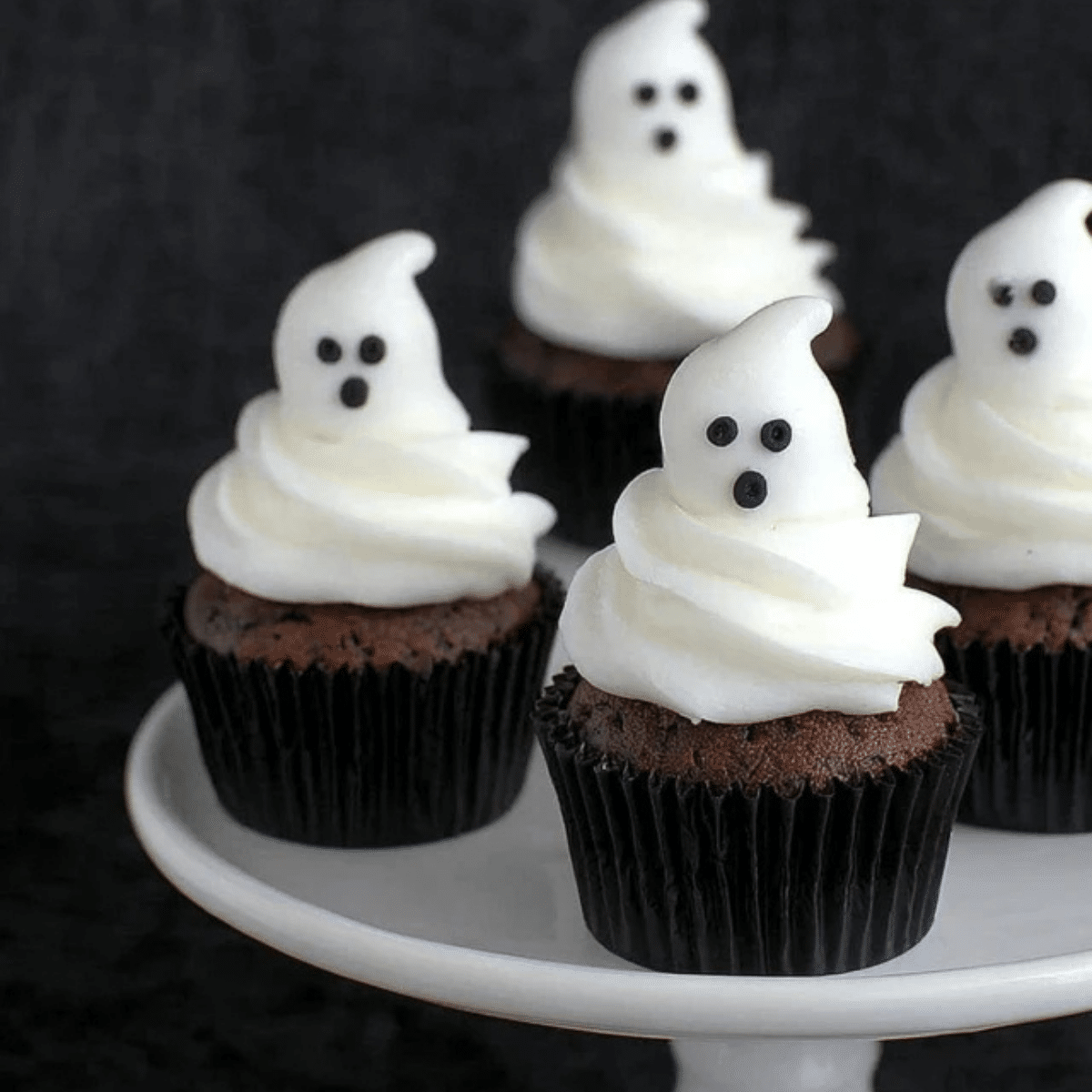 Ghost Cupcakes: Spooky and Delicious Halloween Treat - Superb Recipe