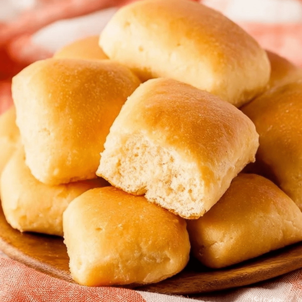 Texas Roadhouse Rolls Copycat Recipe: Fluffy, Buttery Perfection at ...
