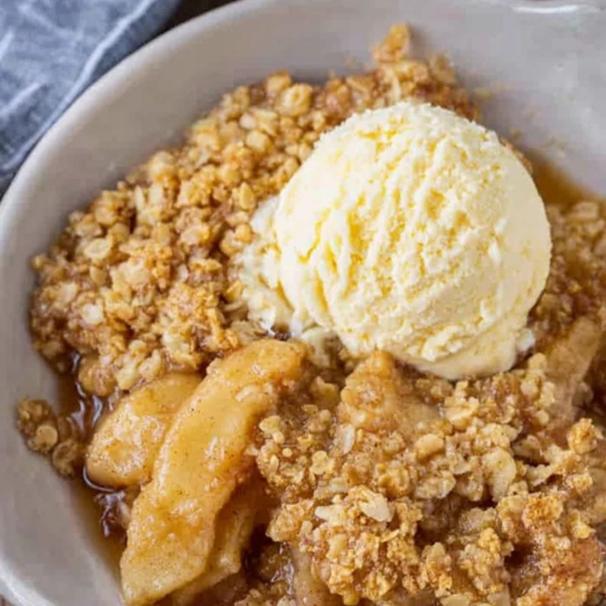 Ultimate Apple Crisp Recipe: A Sweet, Crispy Fall Favorite - Superb Recipe